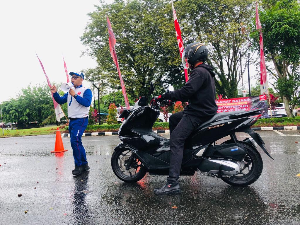 Suka Melewati Jalan Sempit?